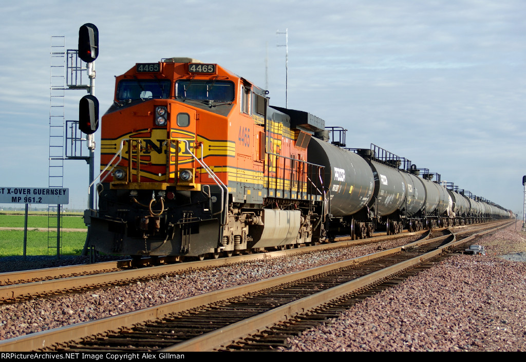 BNSF 4456 Westbound
